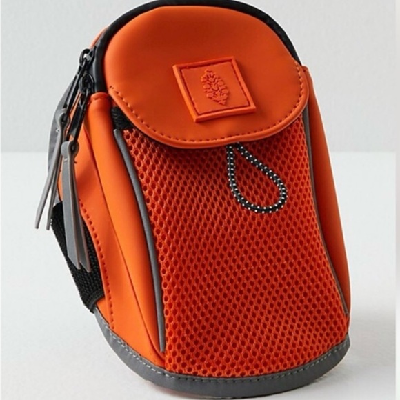 Free People | Bags | Amphipod Armpod Smartview Sumo Reflective Armband ...